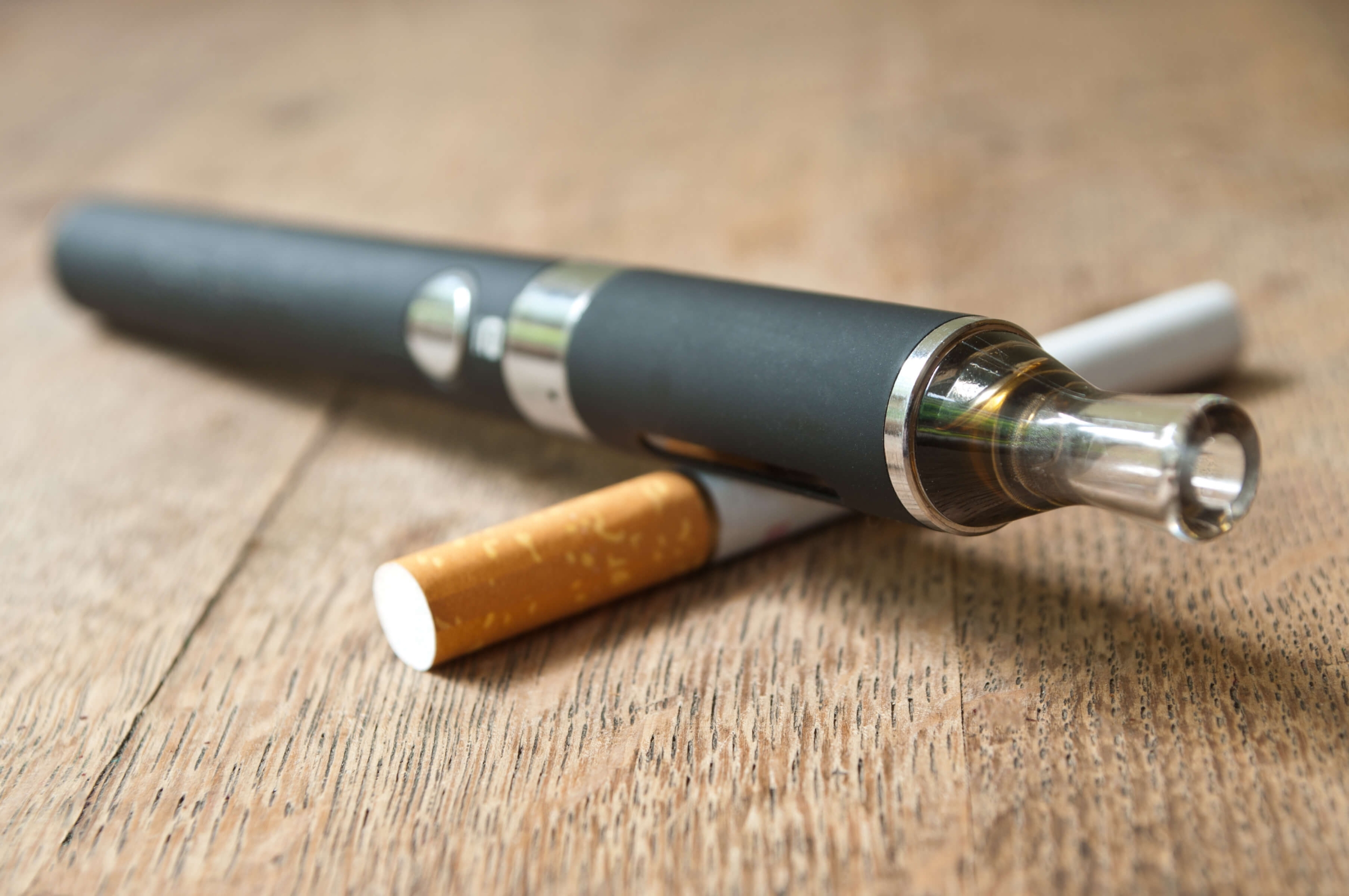 L’uso di e-cig e sigarette aumenta il rischio di tumore?